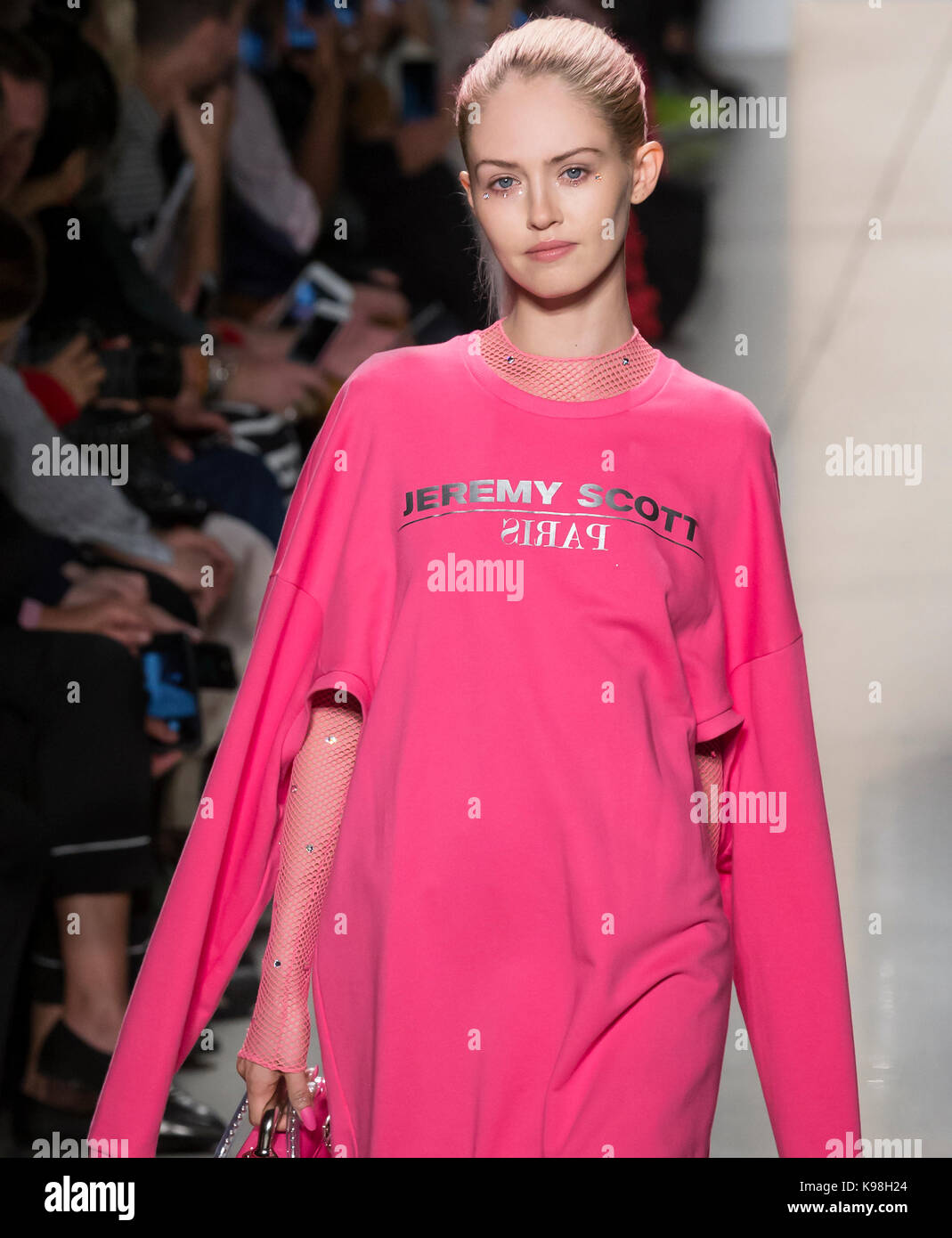 Charlotte free model hi-res stock photography and images - Alamy