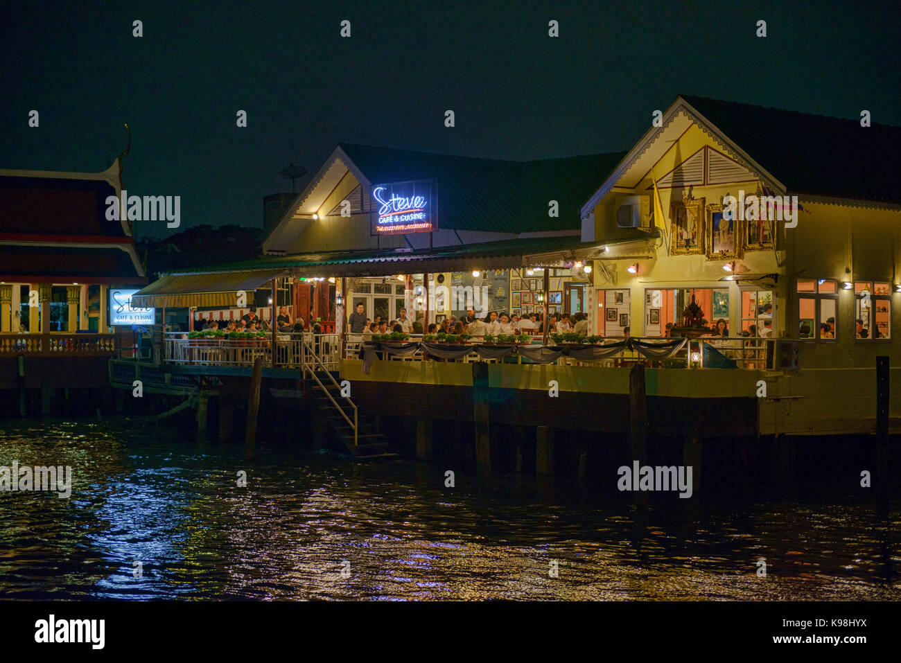 Steve Cafe in old house on the Chao Phraya River, Bangkok, Thailand ...