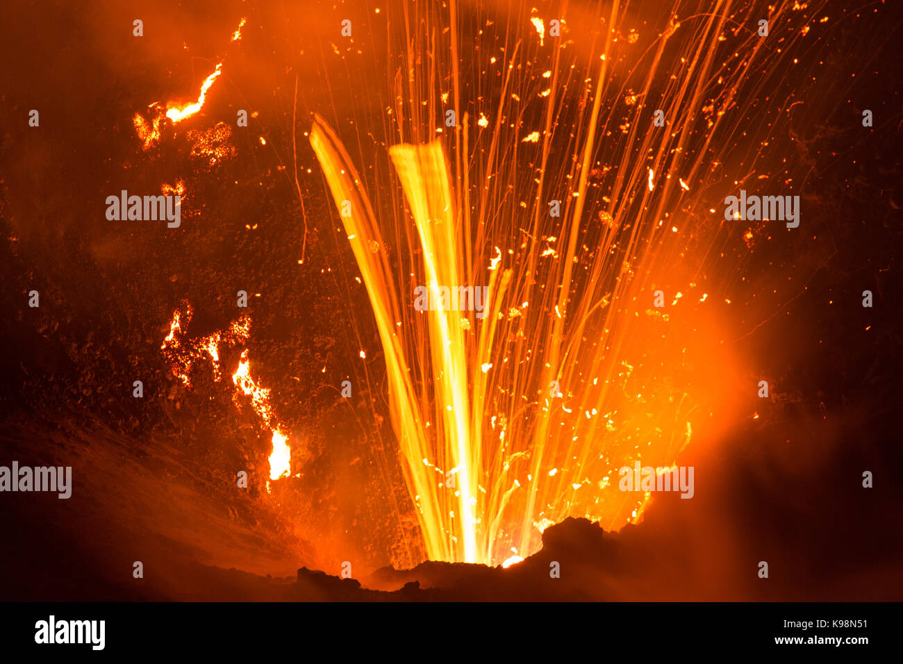 Volcano Yasur Eruption Stock Photo - Alamy