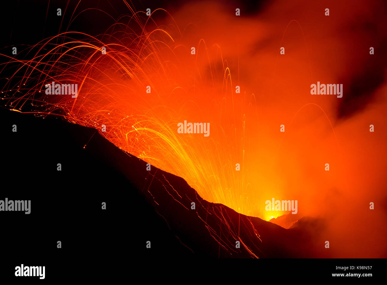 Volcano Yasur Eruption Stock Photo - Alamy