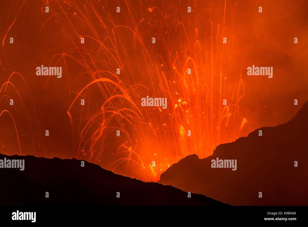 Volcano Yasur Eruption Stock Photo - Alamy