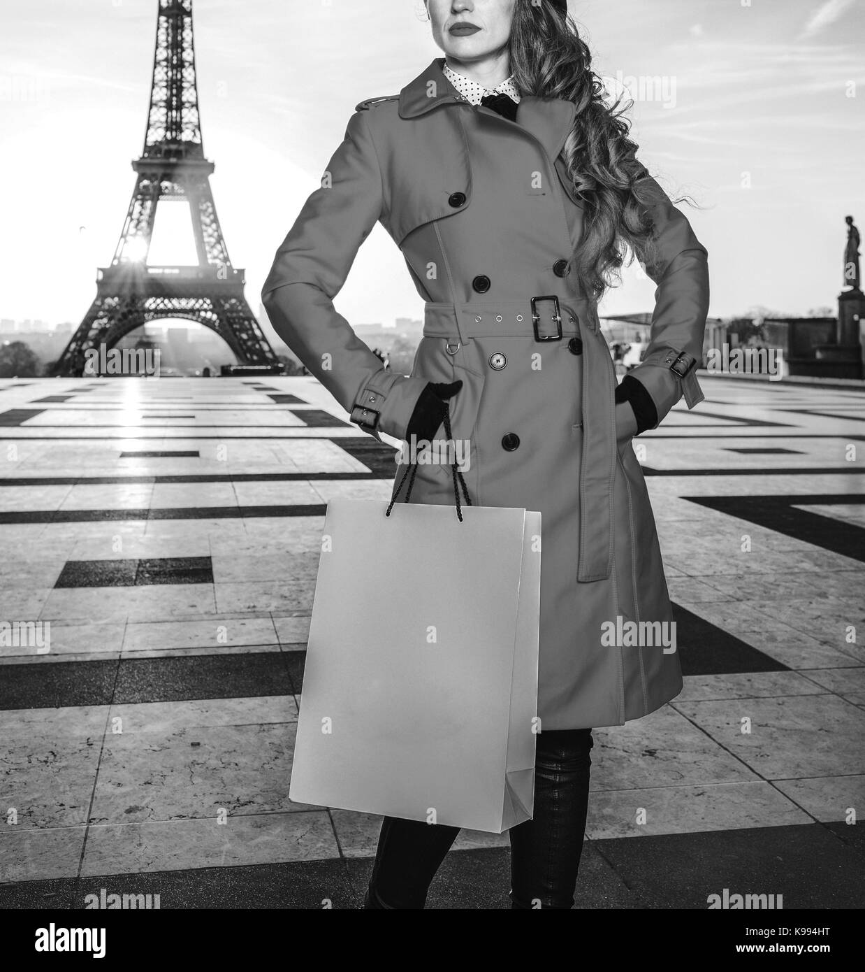 Red beret eiffel tower Black and White Stock Photos & Images - Alamy