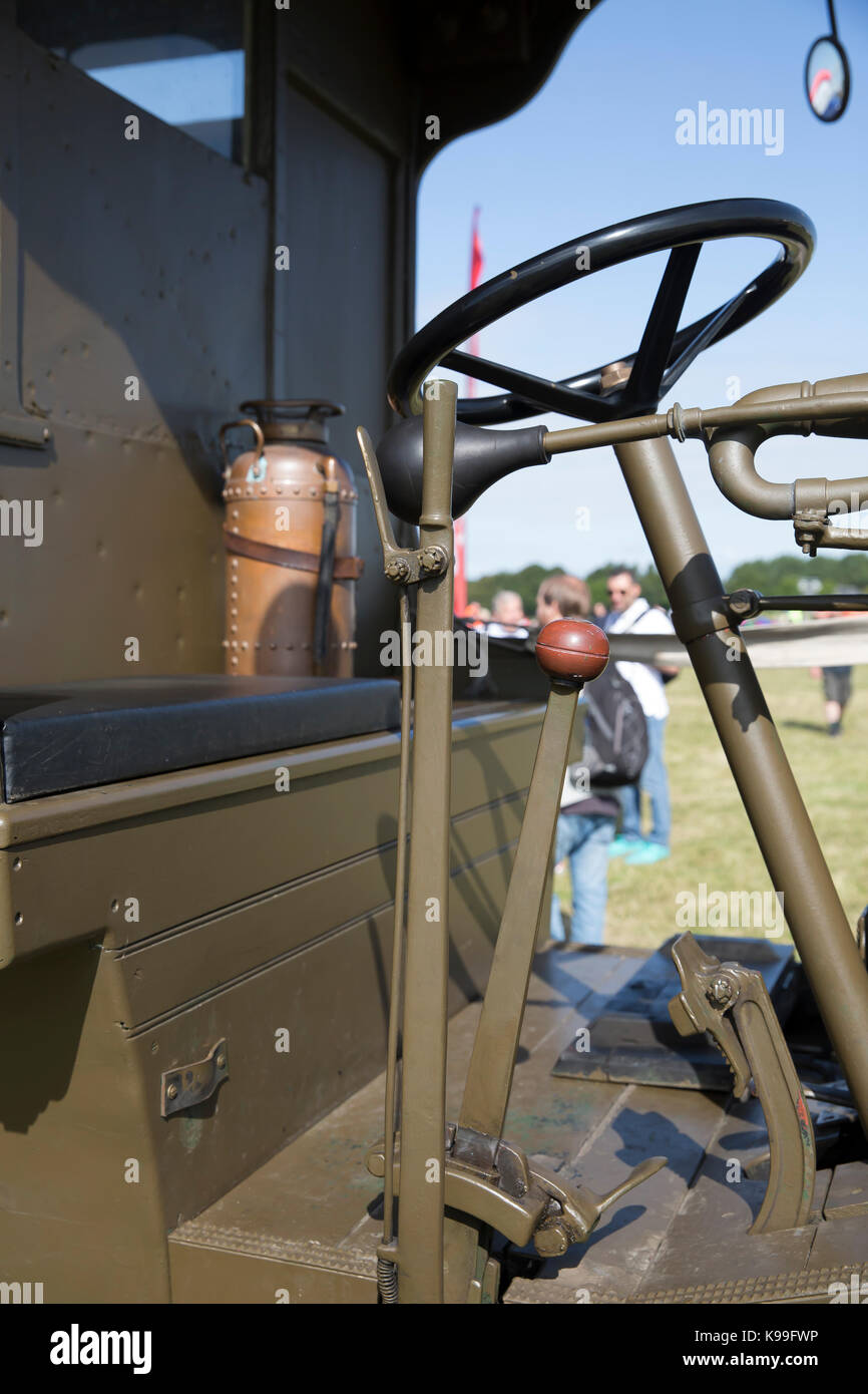 AEC LGOC B-Type B2737 LH8186 Old wartime bus on display at Biggin Hill ...