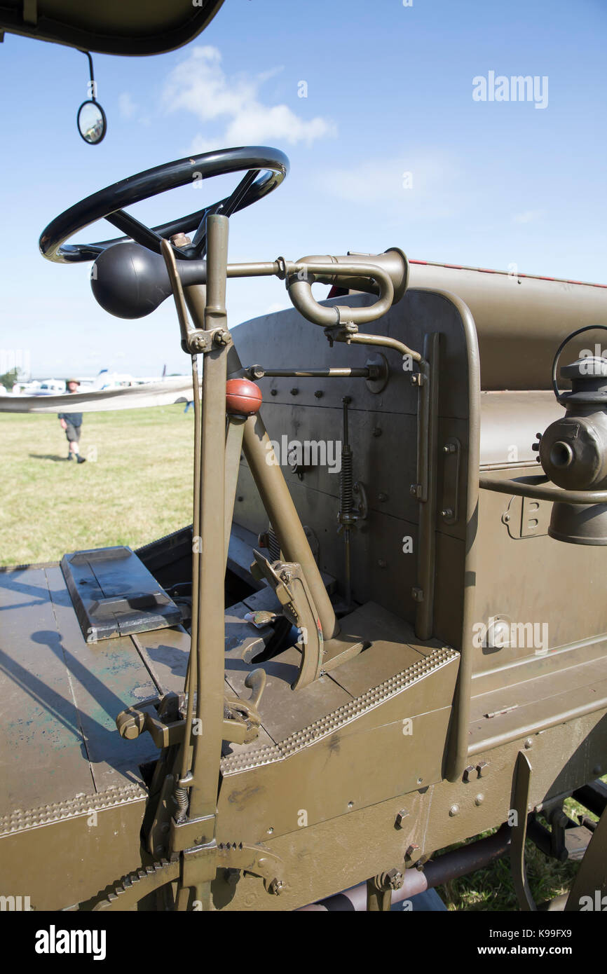 AEC LGOC B-Type B2737 LH8186 Old wartime bus on display at Biggin Hill ...