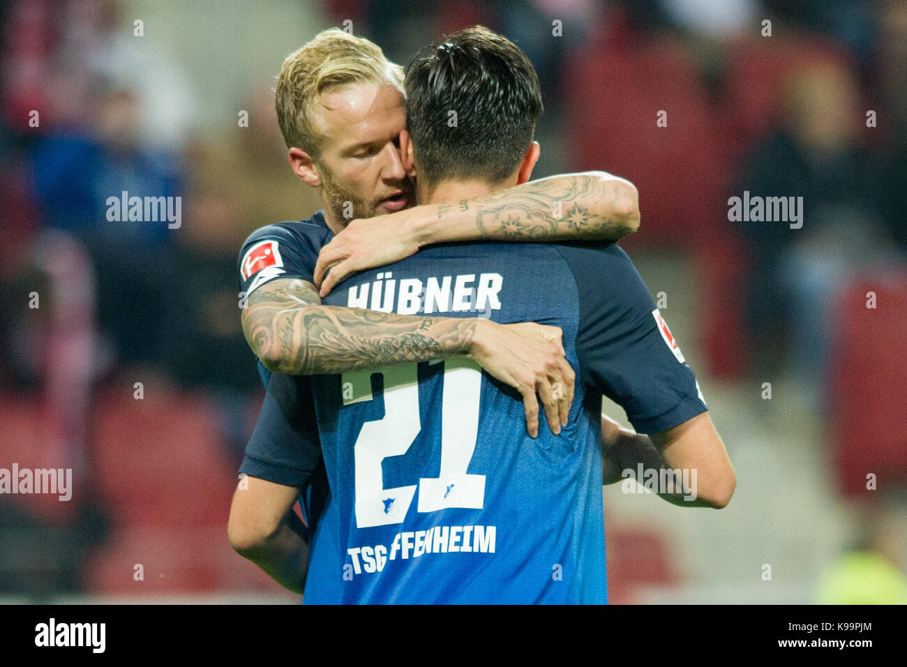 Kevin VOGT (li., 1899) und Benjamin HUEBNER (H bner, 1899) freuen sich ...