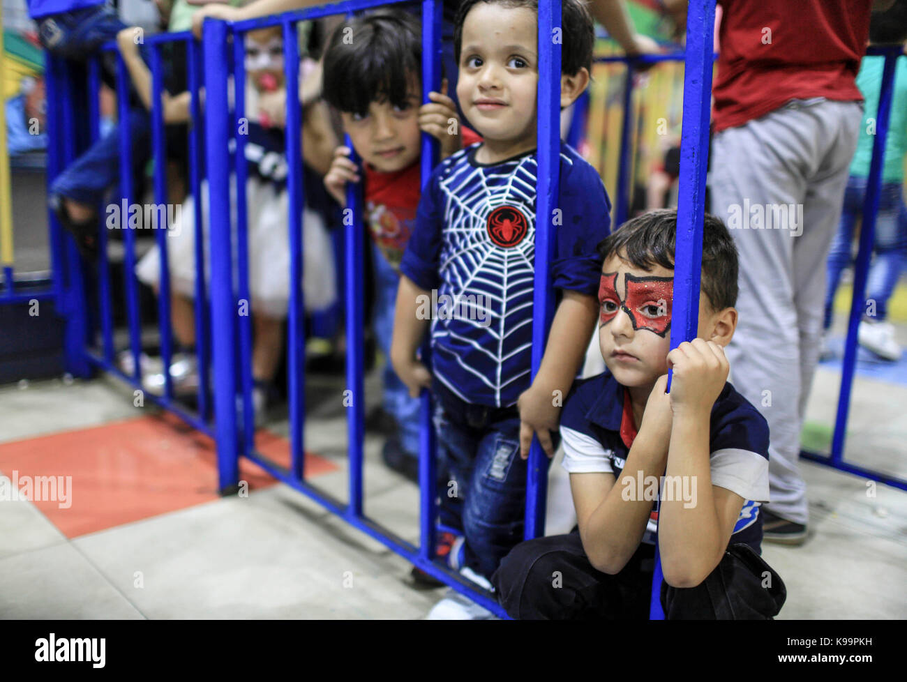 Gaza children play hi-res stock photography and images - Alamy