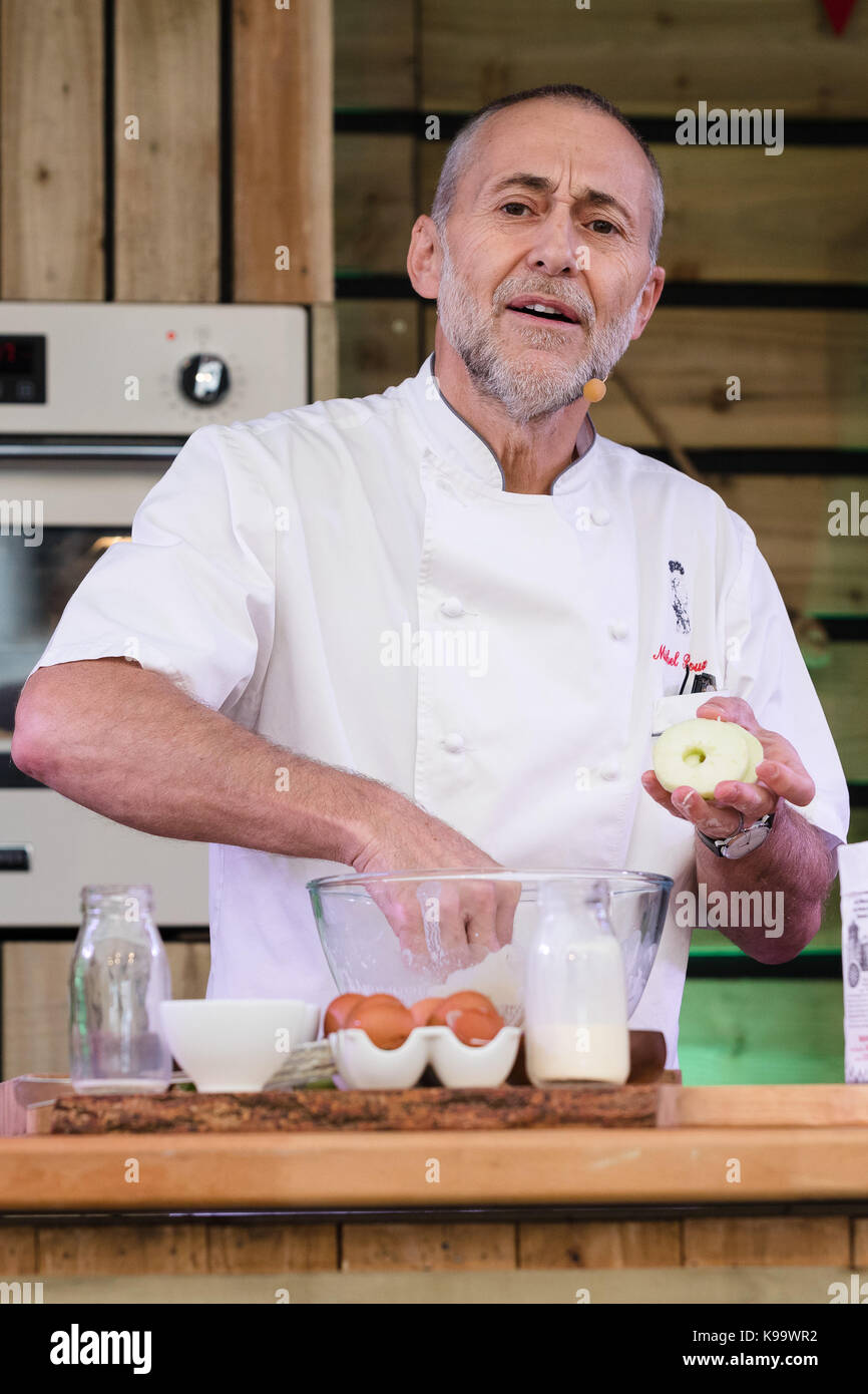 Michael roux hi-res stock photography and images - Alamy