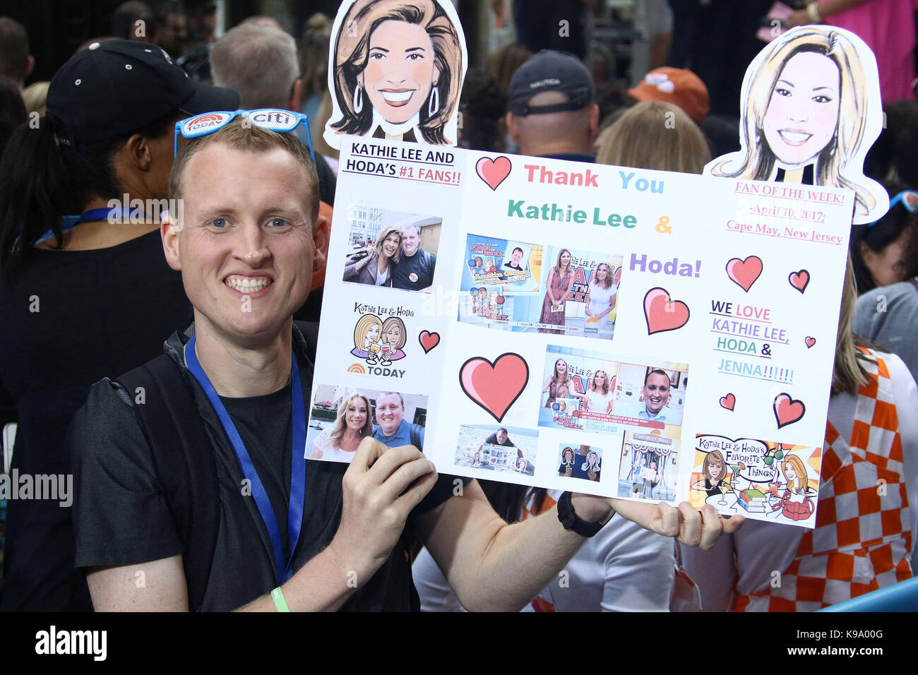 New York, New York, USA. 22nd Sep, 2017. A 'Today' show fan at singer ...