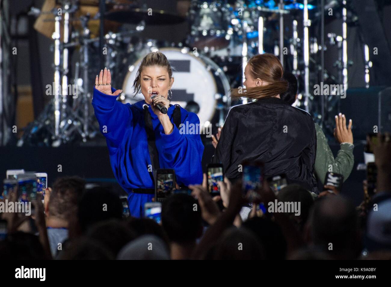 Fergie on stage for NBC Today Show Concert with FERGIE, Rockefeller ...