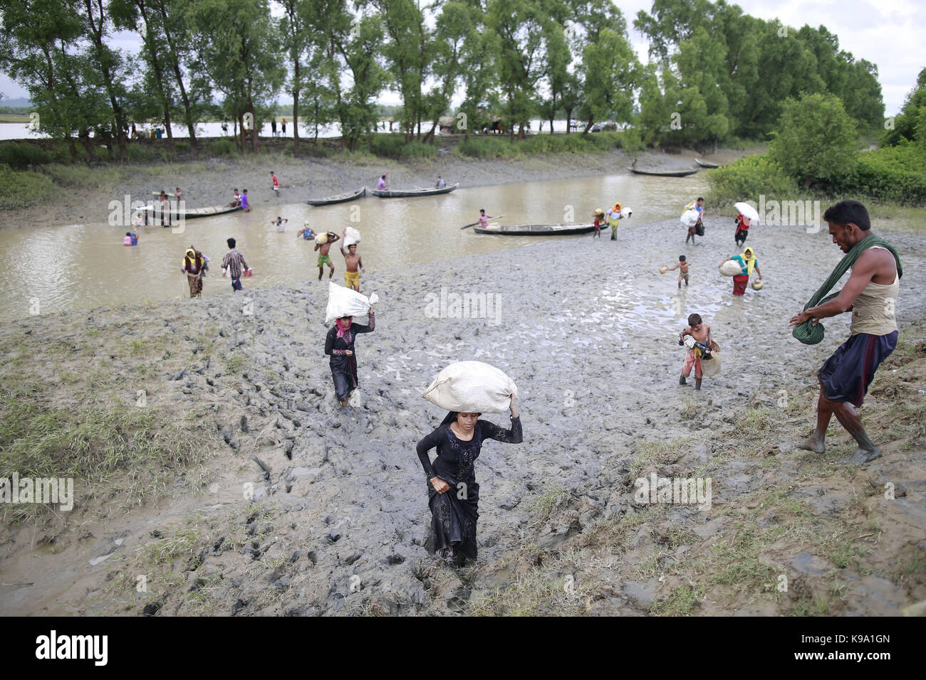 September 2, 2017 - Teknaf, Bangladesh - Rohingya muslims reaches the ...