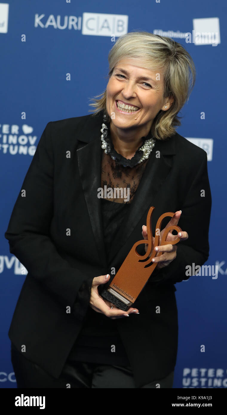 MDR intendant Carola Wille receives the Deutsche Schauspielerpreis 2017 ...