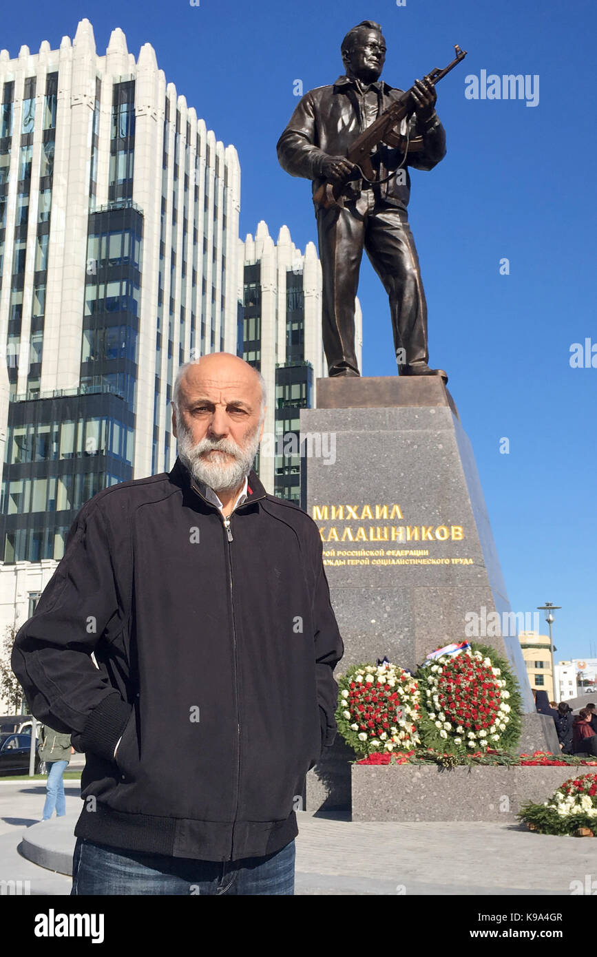 Moscow, Russia. 22nd Sep, 2017. The artist Salavat Schtscherbakov ...