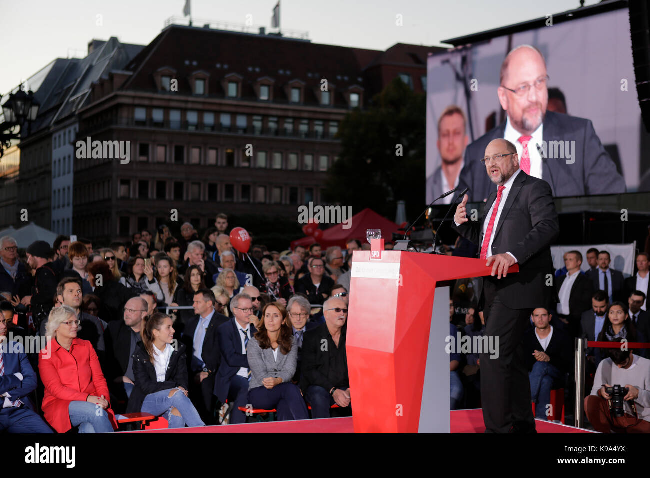 Berlin, Germany. 22nd Sep, 2017. Martin Schulz addresses the rally. The ...