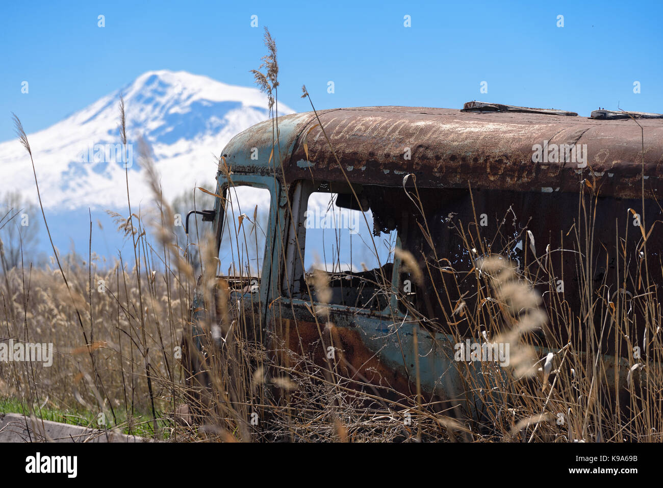 Old russian bus hi-res stock photography and images - Alamy
