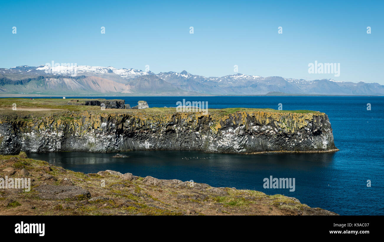 Icelandic cliffs hi-res stock photography and images - Alamy