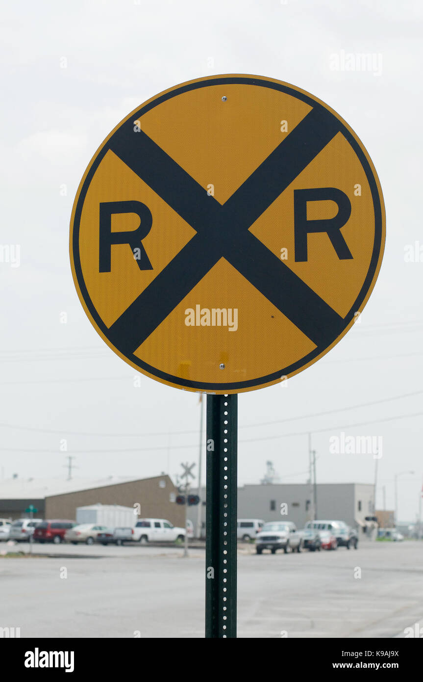 Railroad crossing sign hi-res stock photography and images - Alamy