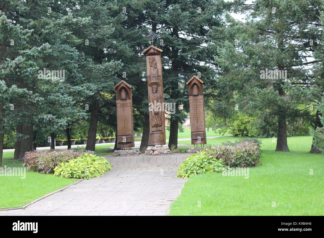 Wooden monument in a Live Nature Stock Photo - Alamy