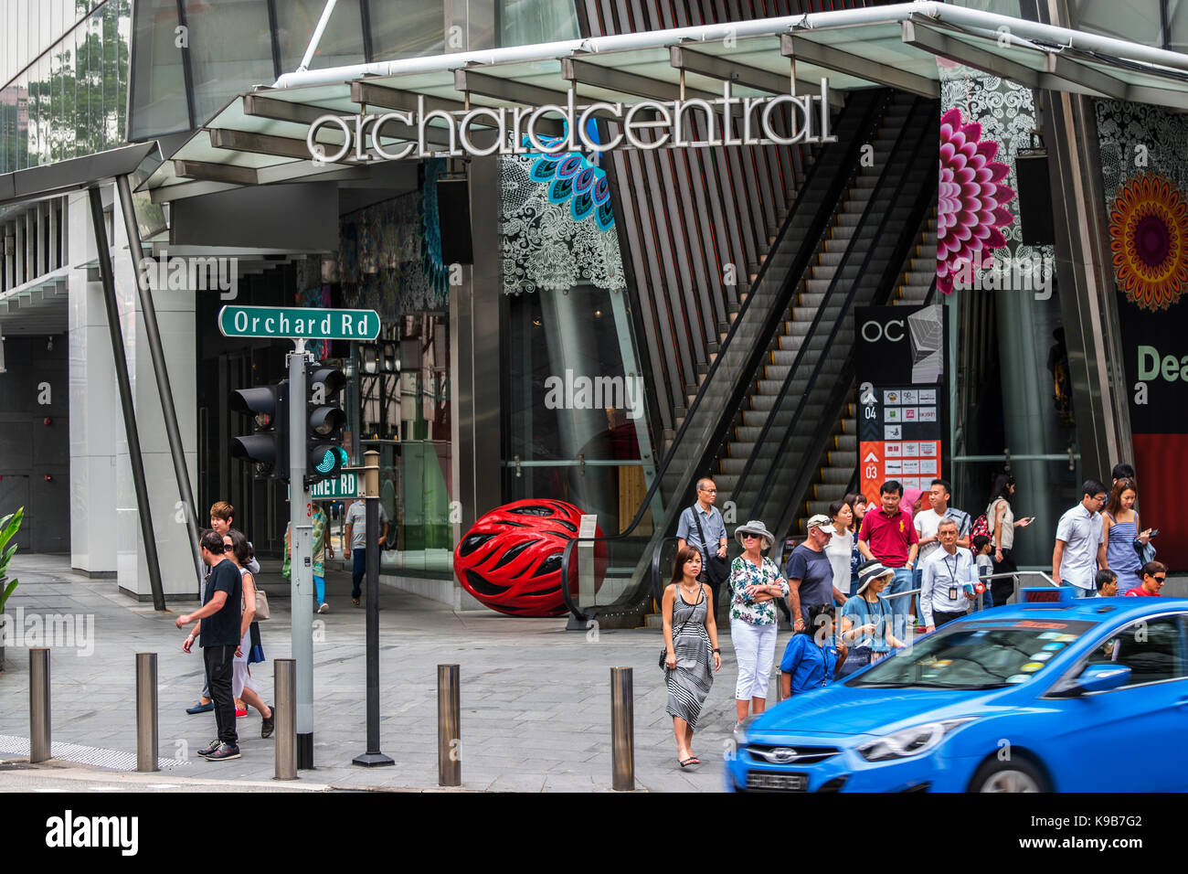 Orchard Central Shopping Mall, entrance, Singapore Stock Photo - Alamy