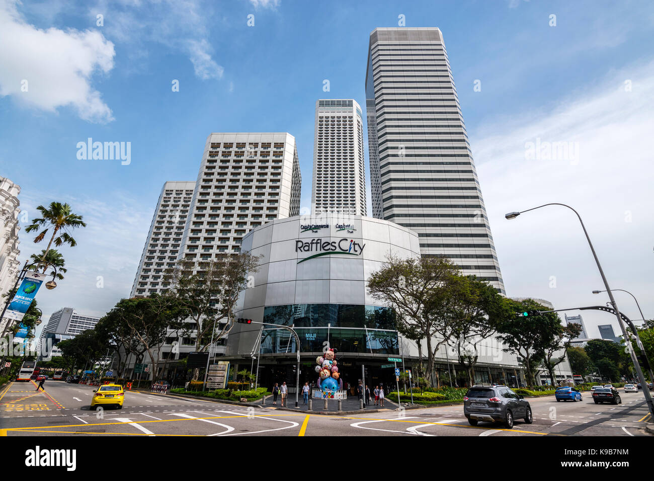 Raffles shopping mall hi-res stock photography and images - Alamy