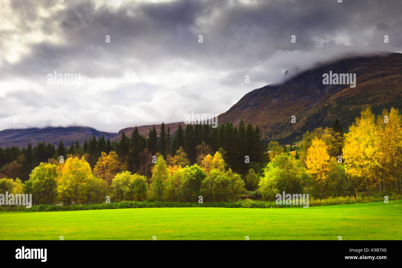 Picturesque autumn mountain landscape of Norway. Scandinavia Stock ...