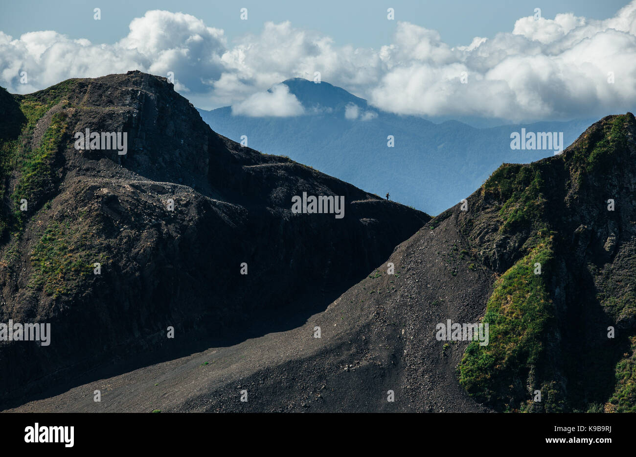 Beautiful green nature background mountain hi-res stock photography and ...