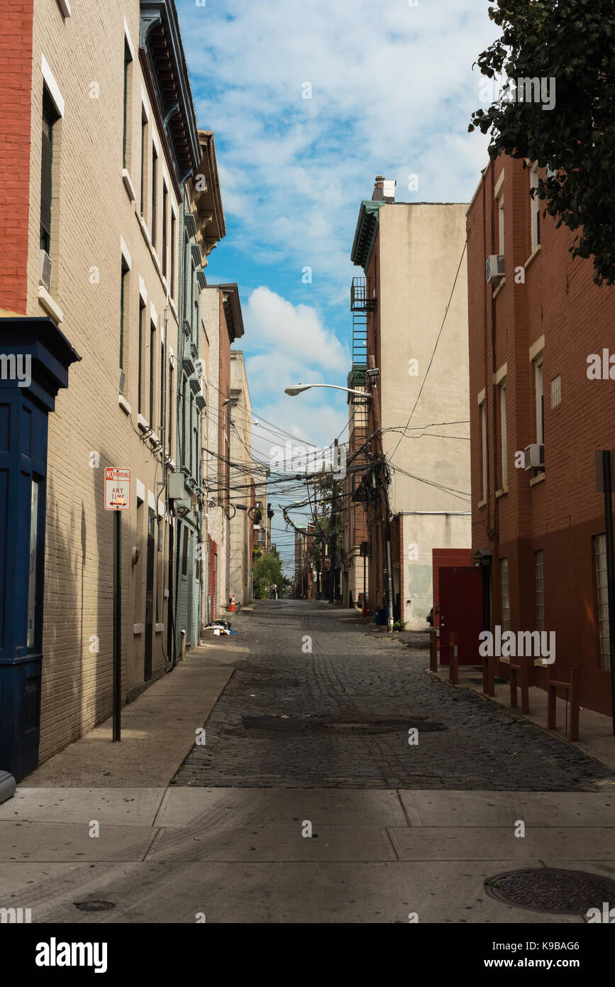 Narrow tenements hi-res stock photography and images - Alamy