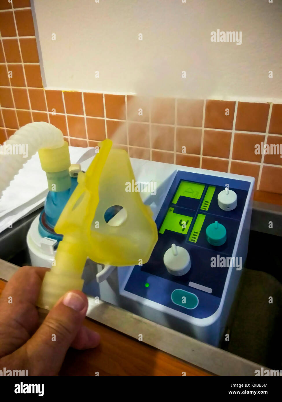 Inhalation device hi-res stock photography and images - Alamy