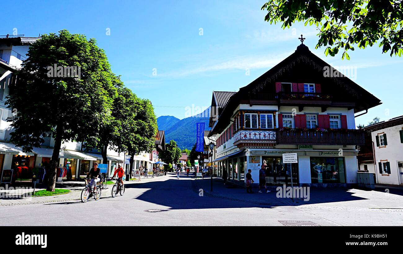 Garmisch partenkirchen trees hi-res stock photography and images - Alamy