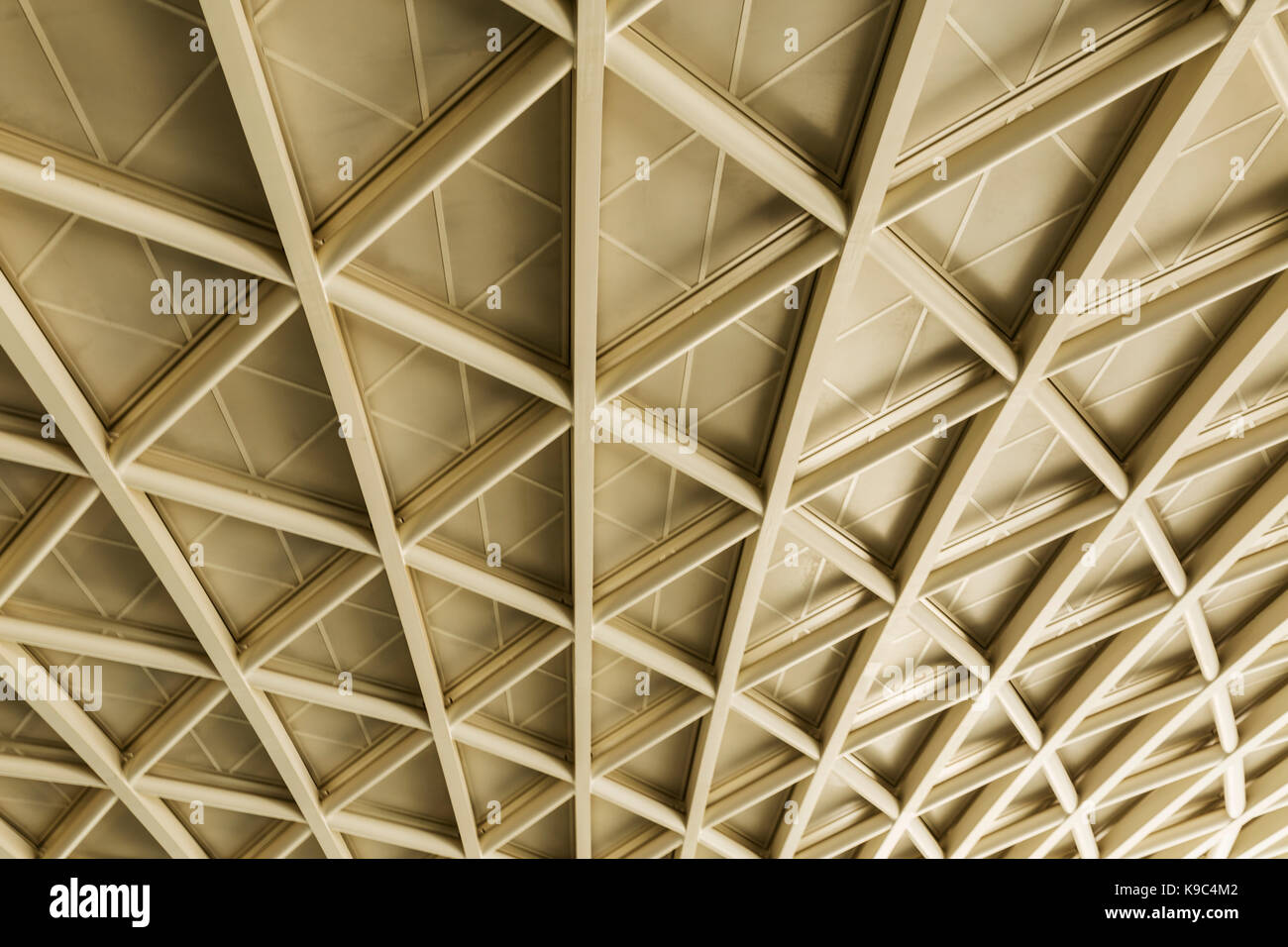 Concourse structure hi-res stock photography and images - Alamy