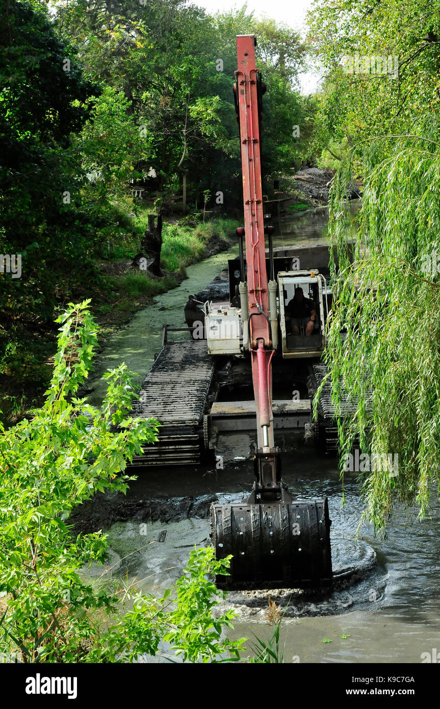 Dredging Shovel High Resolution Stock Photography and Images - Alamy
