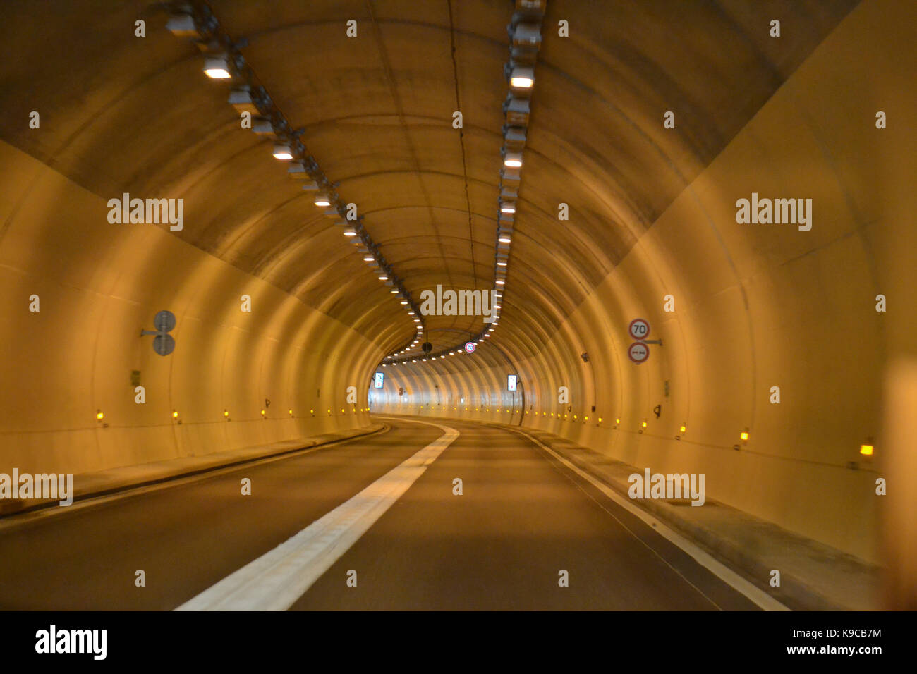 Railroad tunnel hi-res stock photography and images - Alamy