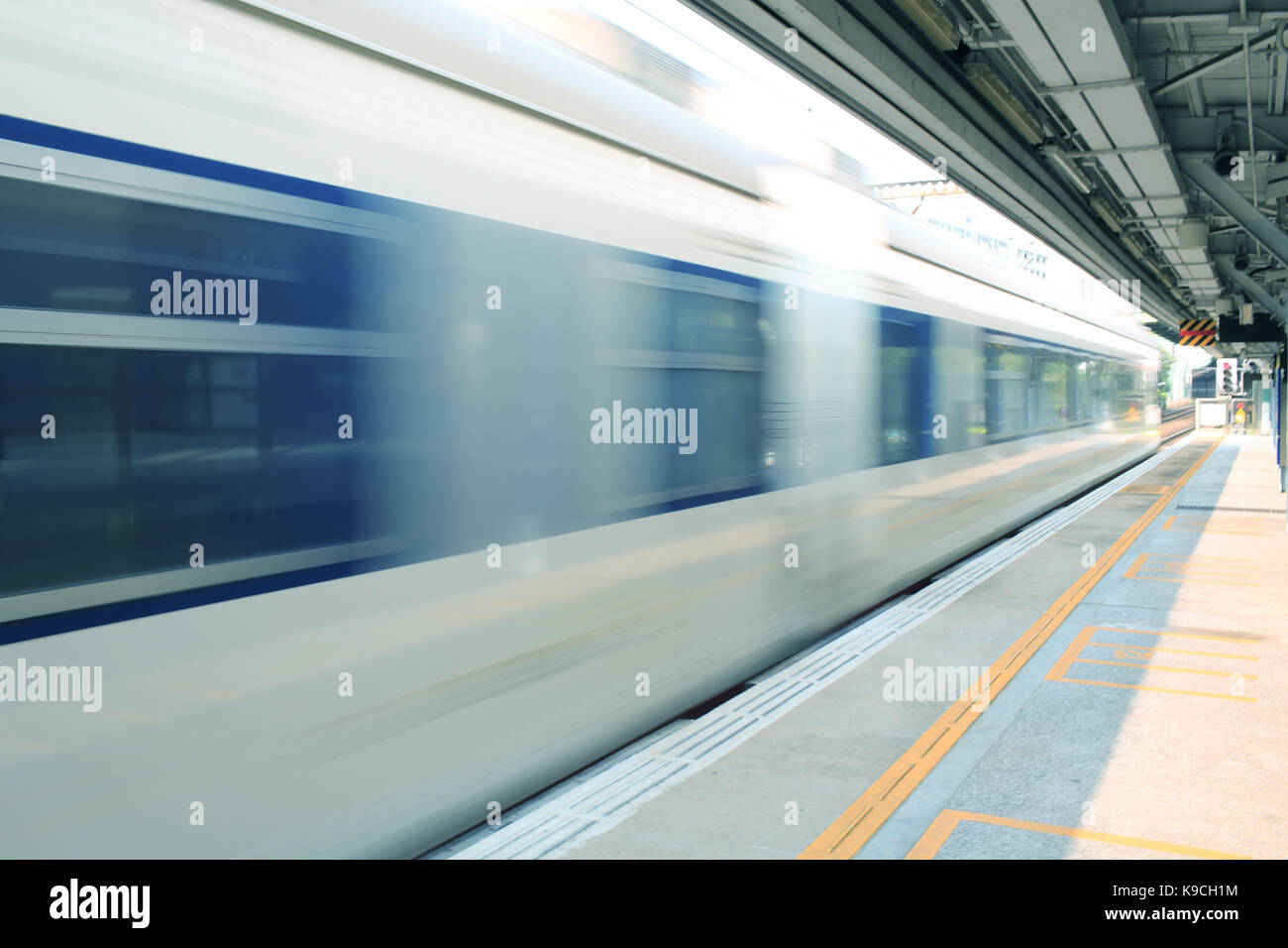 speed of mtr train pass though the platform background in hong kong ...
