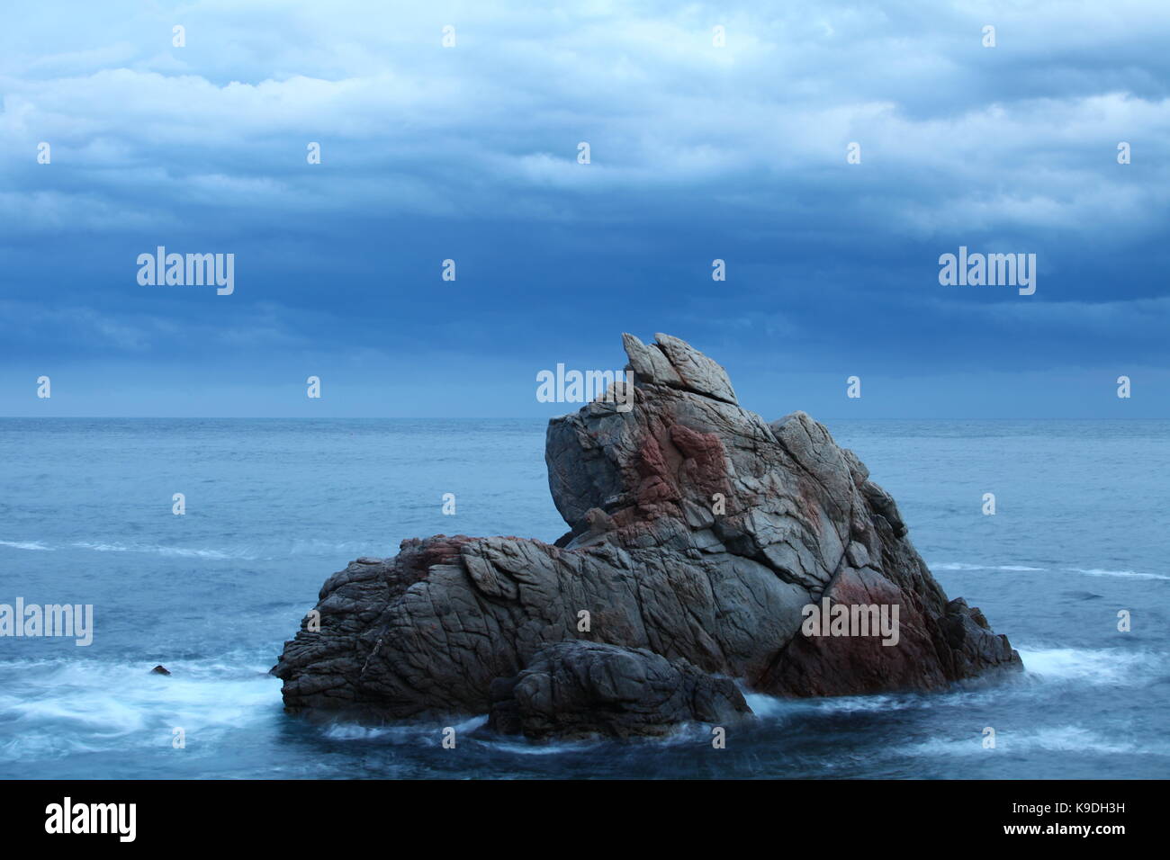 Dramatic seascape featuring rock hi-res stock photography and images ...