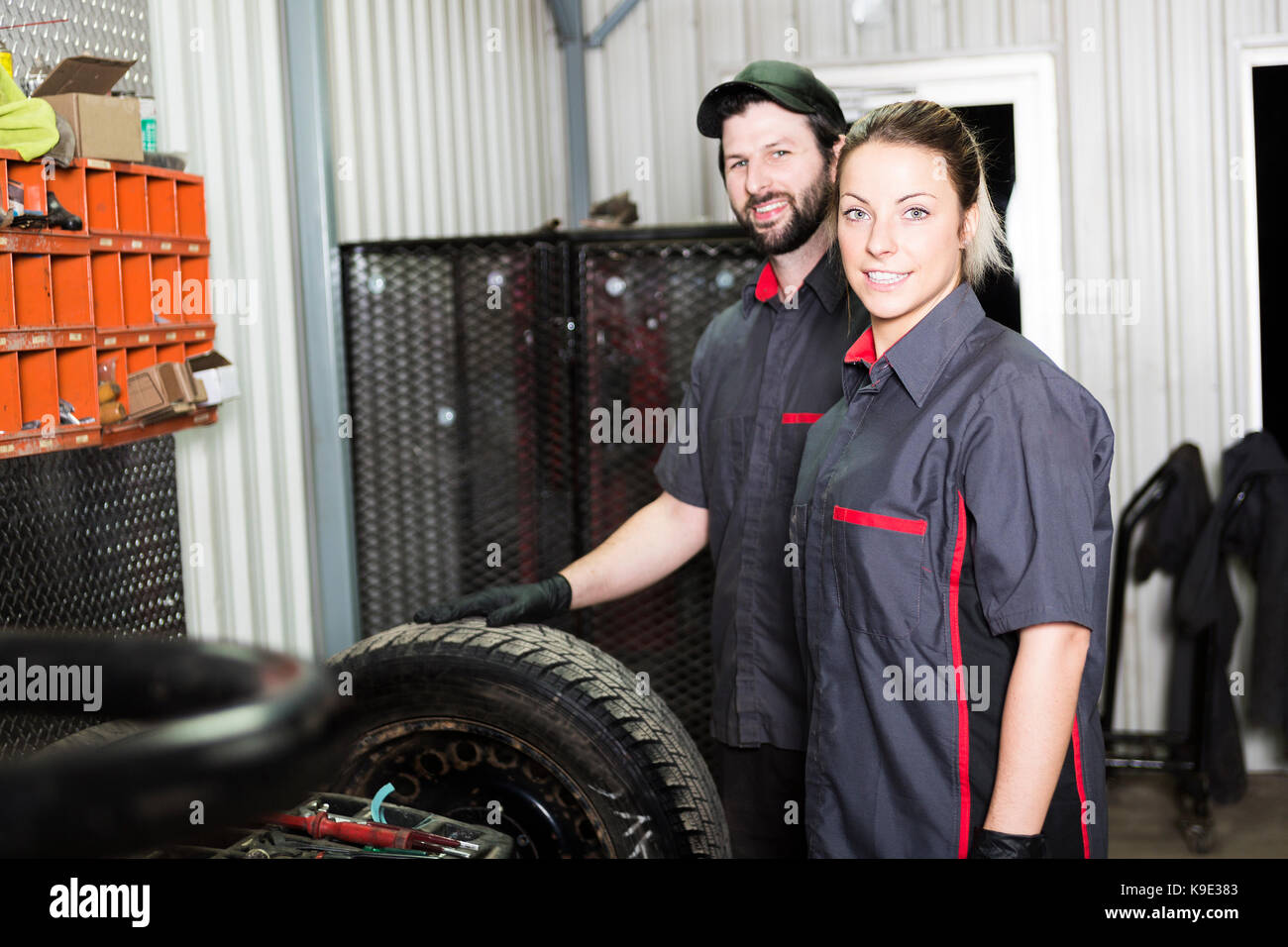 Mechanic team hi-res stock photography and images - Alamy