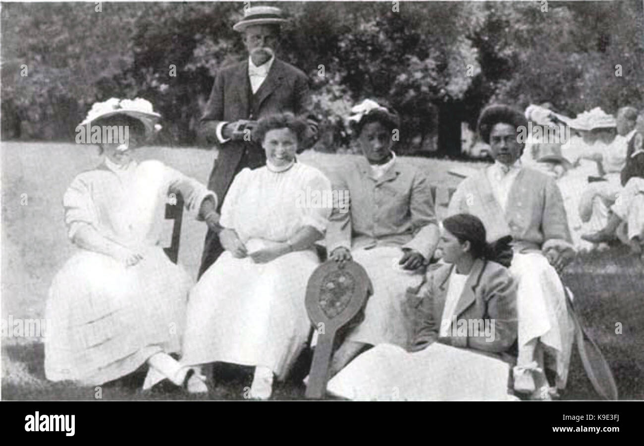 May sutton with sisters Stock Photo - Alamy