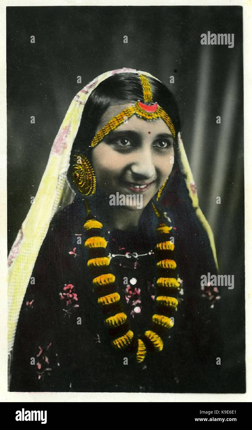 1900s woman hi-res stock photography and images - Alamy