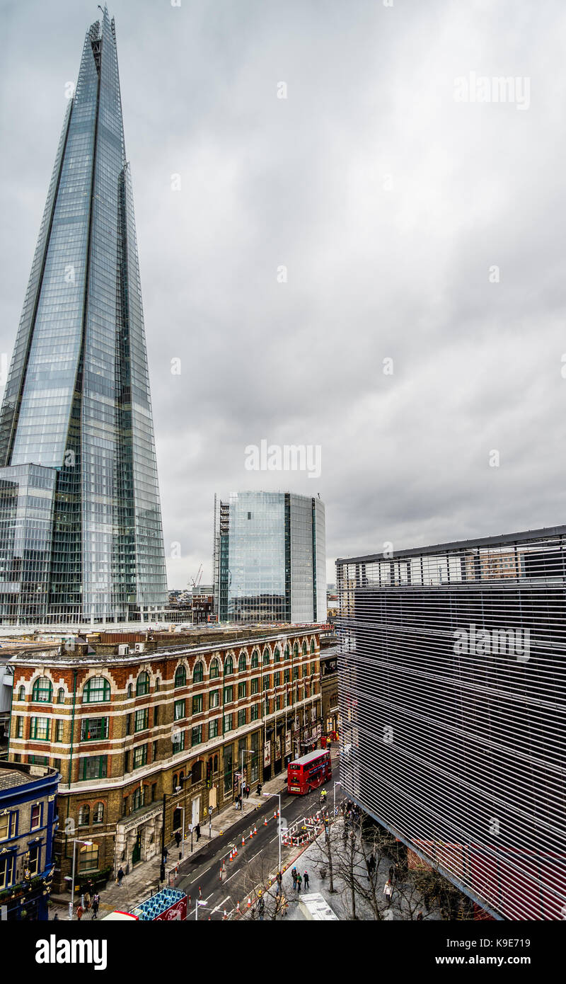 Skyscraper london shard building hi-res stock photography and images ...