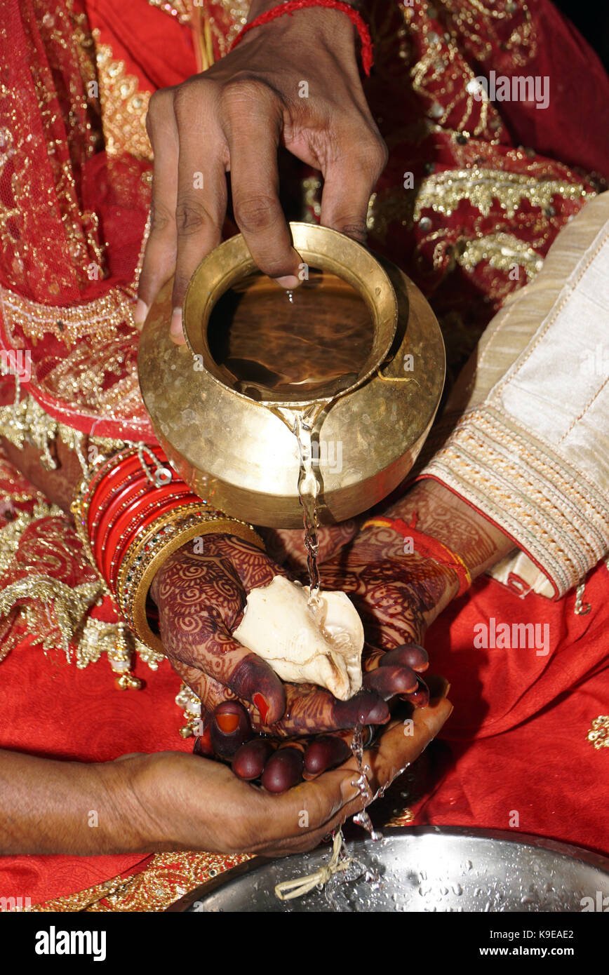 One of the most significant rituals in hindu wedding ceremony hi-res ...