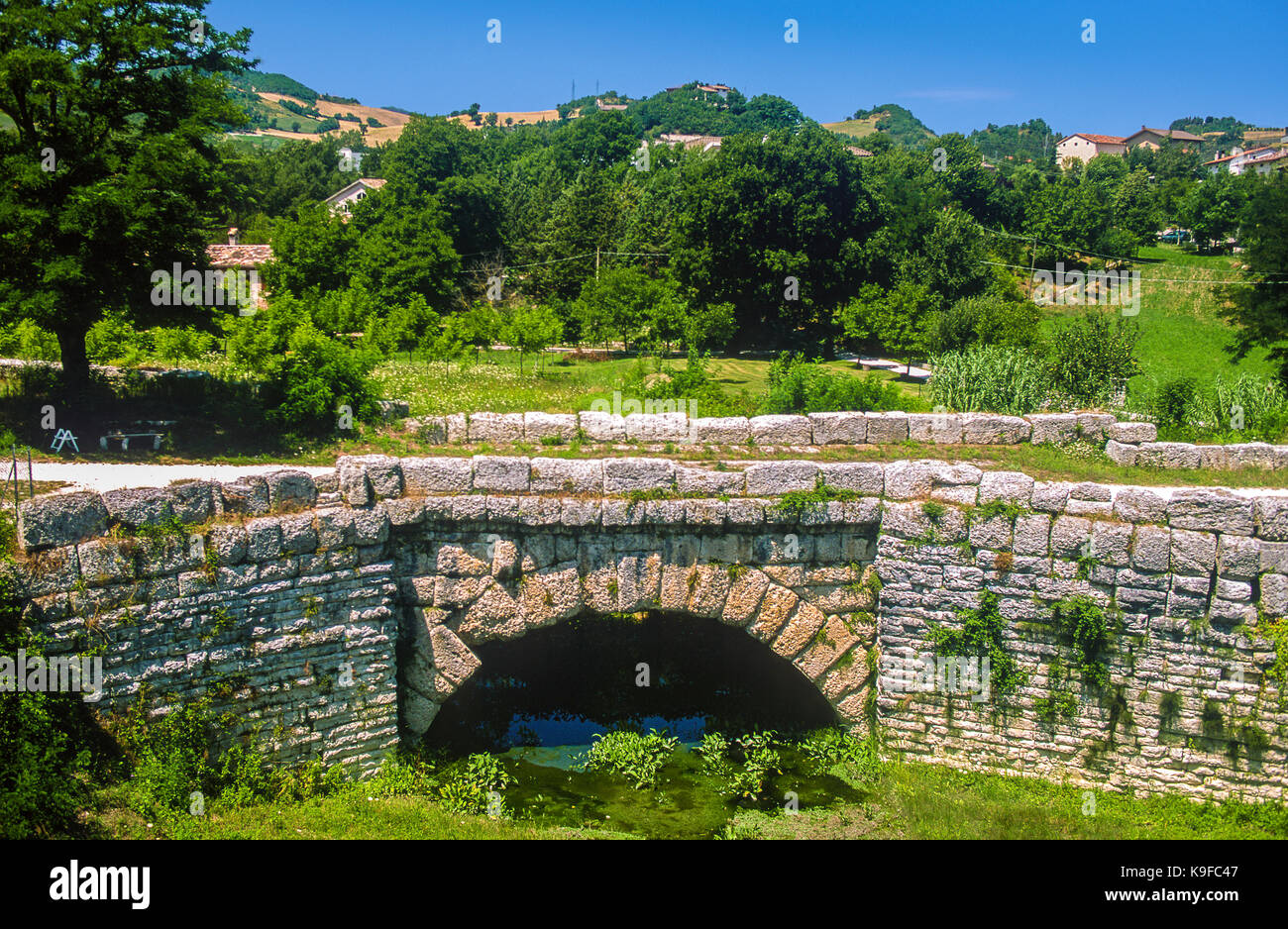 Marche italy roman bridge hi-res stock photography and images - Alamy