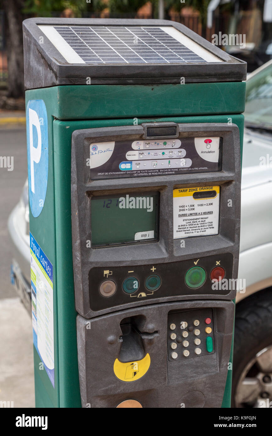 Solar parking meter hi-res stock photography and images - Alamy
