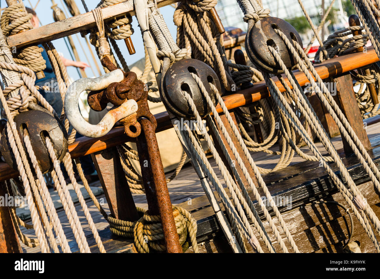 Tall ship rigging hi-res stock photography and images - Alamy
