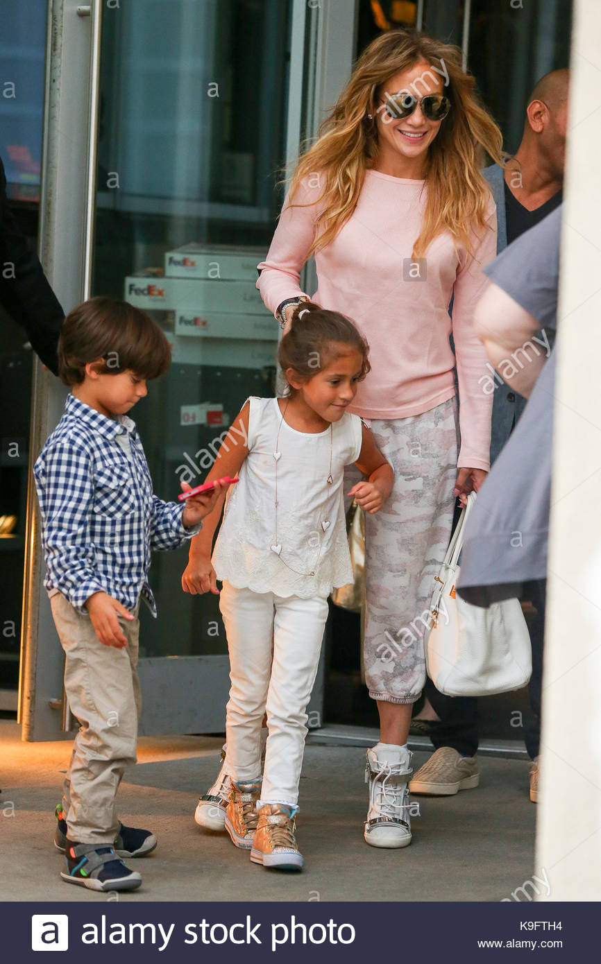 Emme Maribel Muniz And Maximilian David Muniz Stock Photos & Emme ...