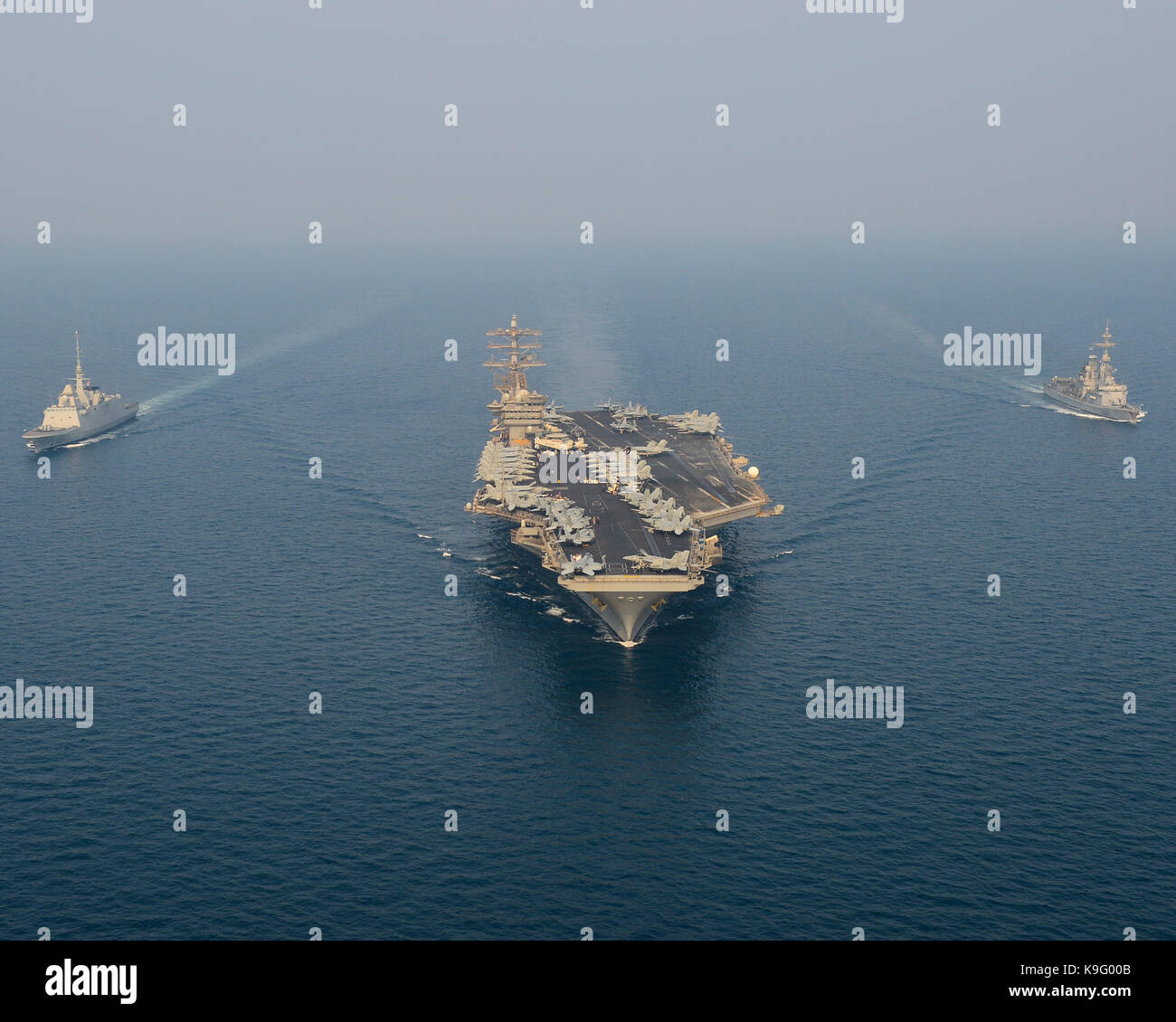 Aircraft carrier uss nimitz cvn 68 hi-res stock photography and images ...
