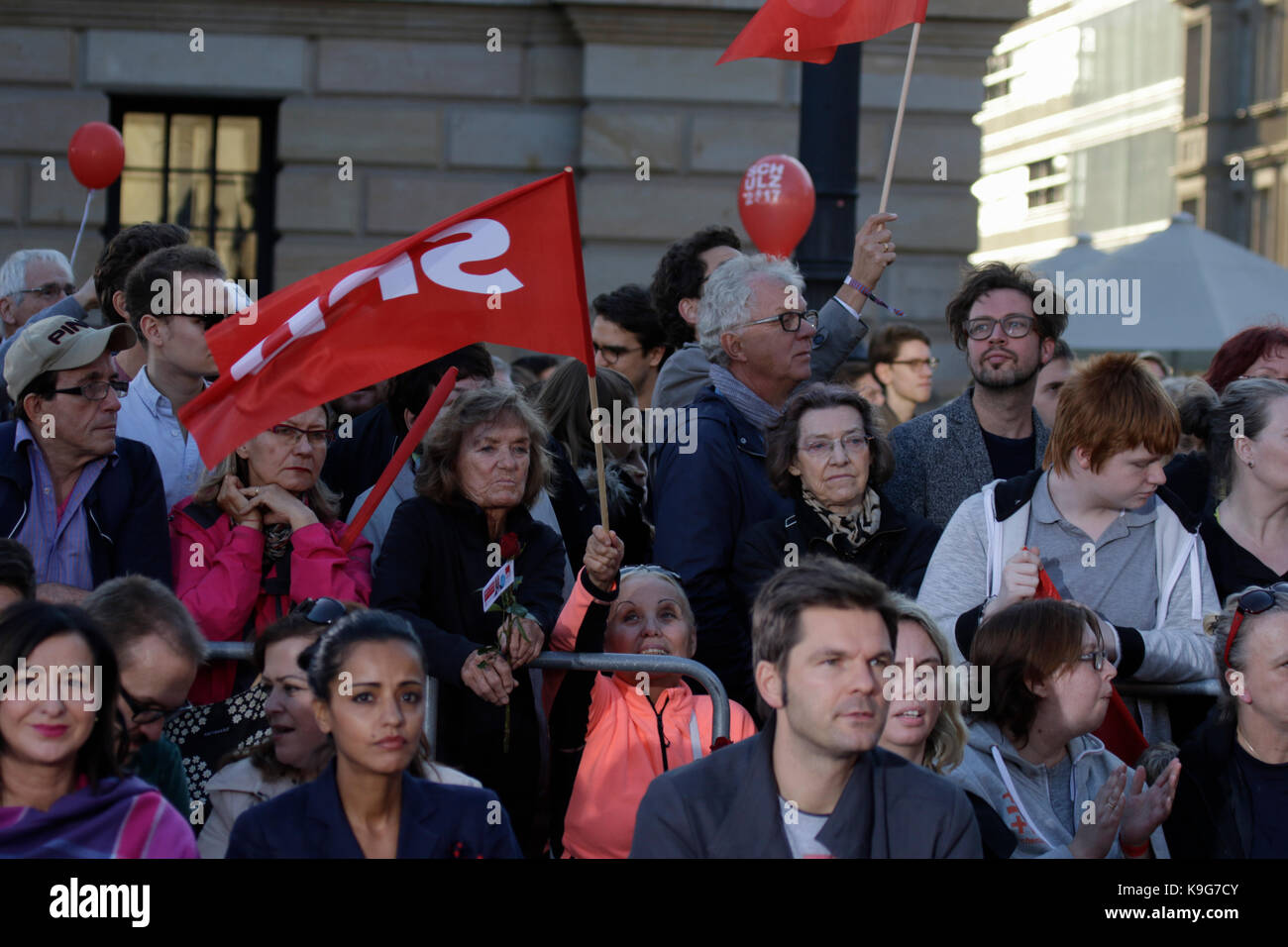 Spd party wave hi-res stock photography and images - Alamy