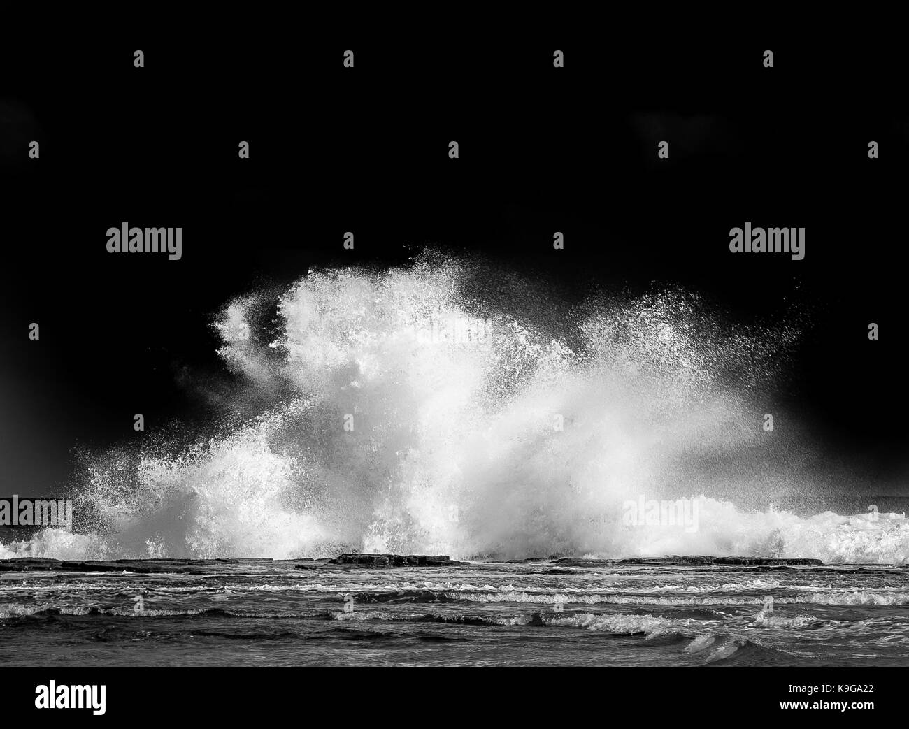 Dramatic waves crashing Black and White Stock Photos & Images - Alamy