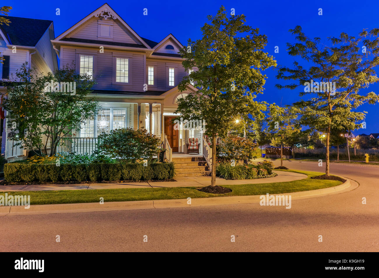 Luxury house in the suburbs of Toronto, Canada Stock Photo - Alamy