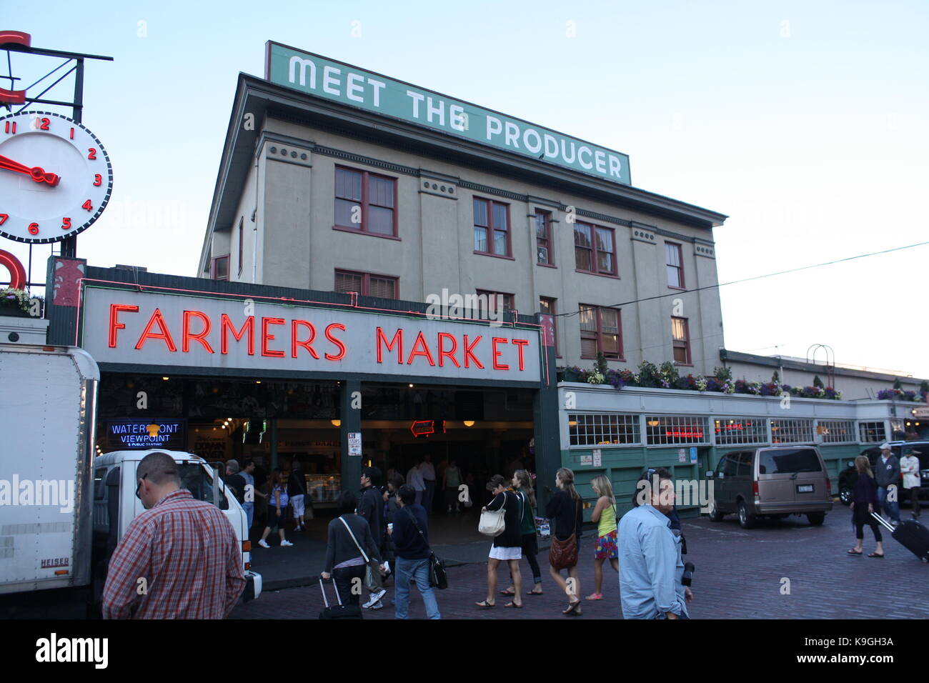 Seattle public market hi-res stock photography and images - Alamy