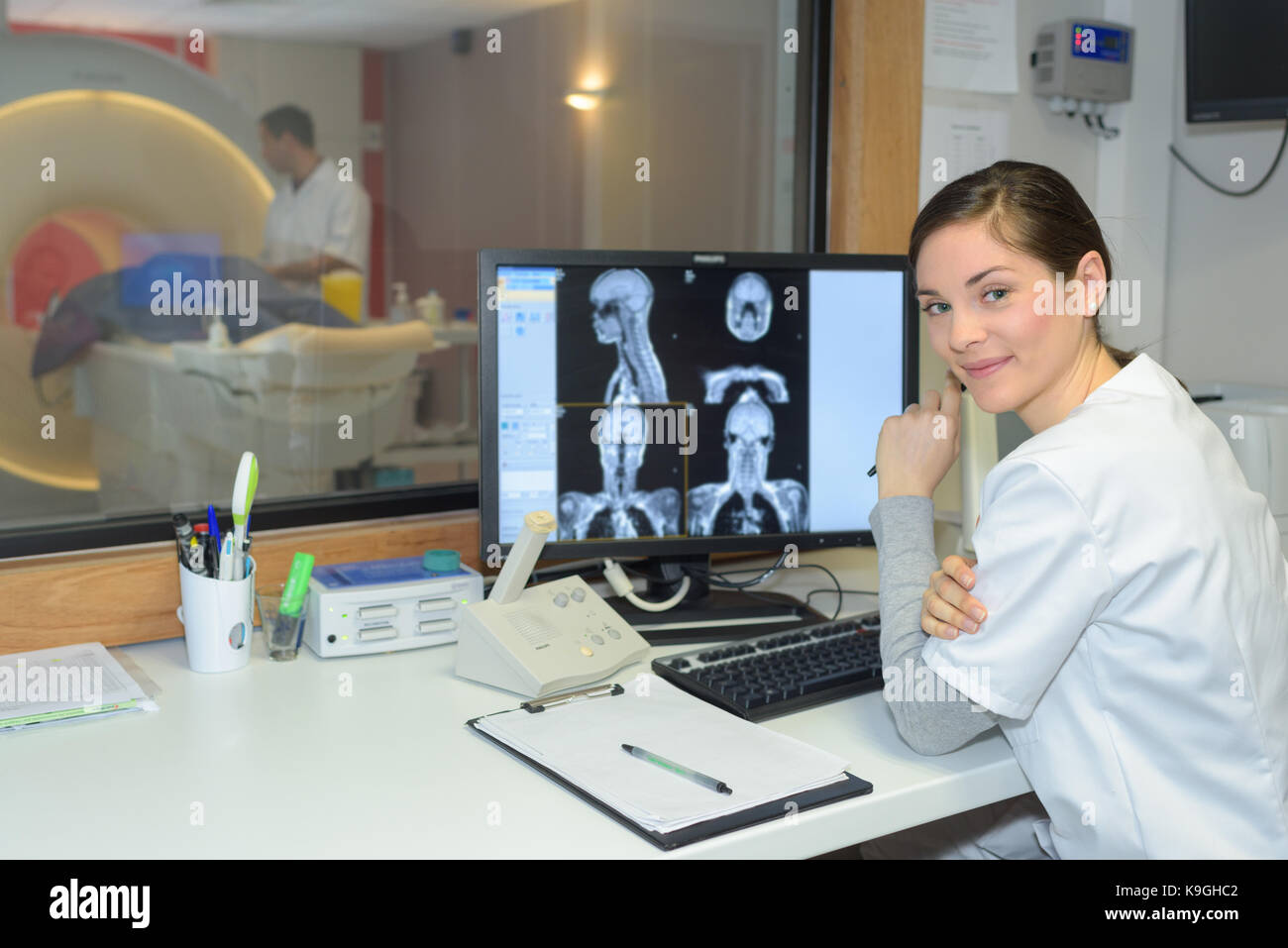 radiologic technician show magnetic resonance exam procedure Stock ...