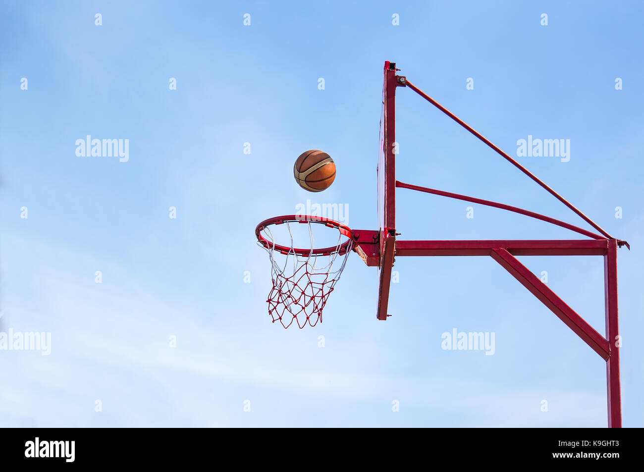 old basketball hoop, street basketball throw sport the ball in the ...