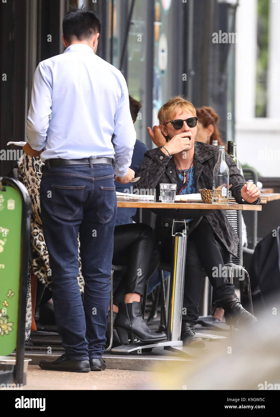 Muse drummer Dominic Howard has lunch with his girlfriend Rayana Ragan ...